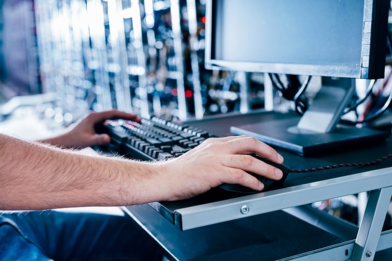 Workstations - Equal Optics